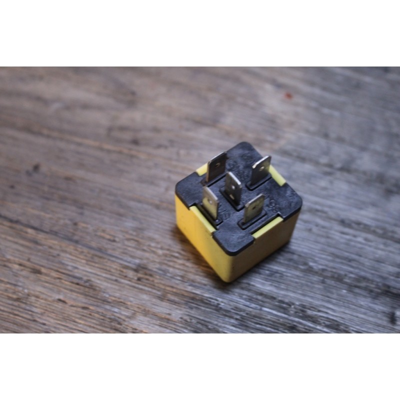 relais 5 broches 40A 12V bitron renault 8200051112