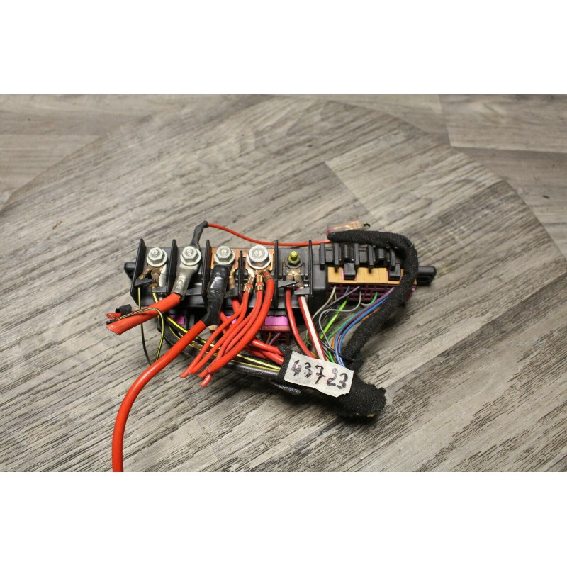 relais porte fusible et bornier cosse plus positive audi 8l0941822 a
