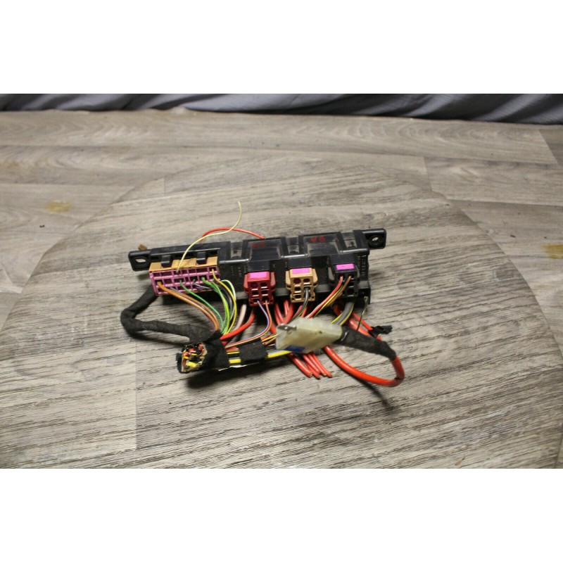 relais porte fusible et bornier cosse plus positive audi 8l0941822 a