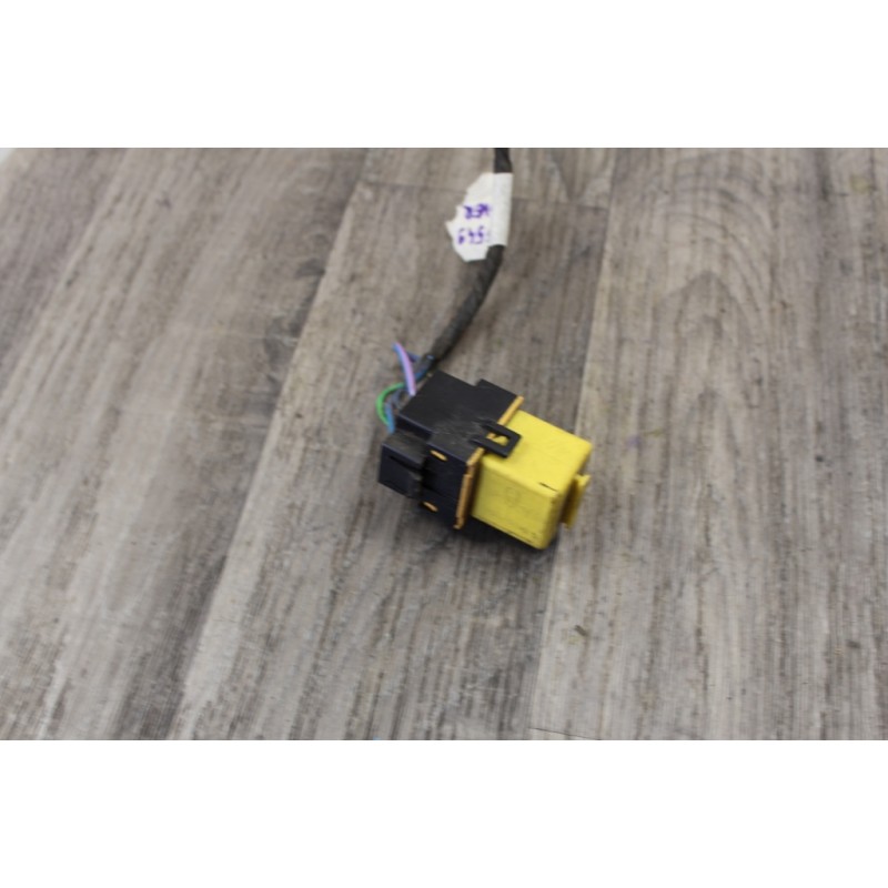 relais jaune 4 broches rover serie MG 200 400 ywb10027
