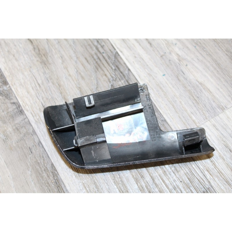 plastic cache fixation siege AUDI A6 V6 TDI QUATTRO BREAK 2001 4B0881088