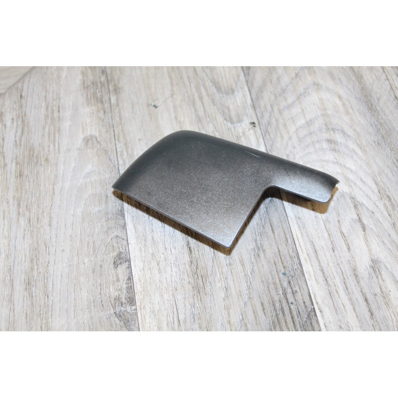 plastic cache fixation siege AUDI A6 V6 TDI QUATTRO BREAK 2001 4B0881088