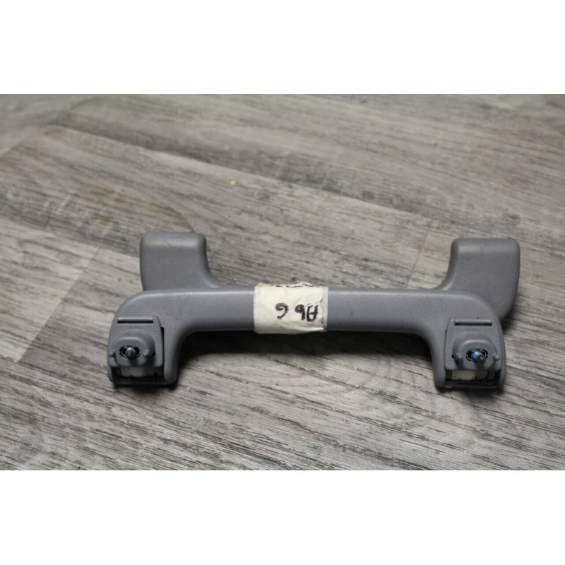 poignee de plafond audi A6 break 2.5 V6 TDI 180 2000 4B0857607